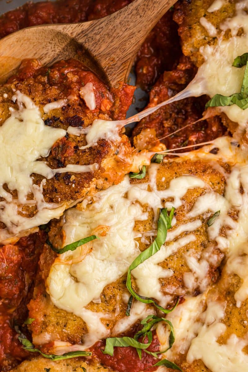 Easy Mozzarella Chicken Skillet