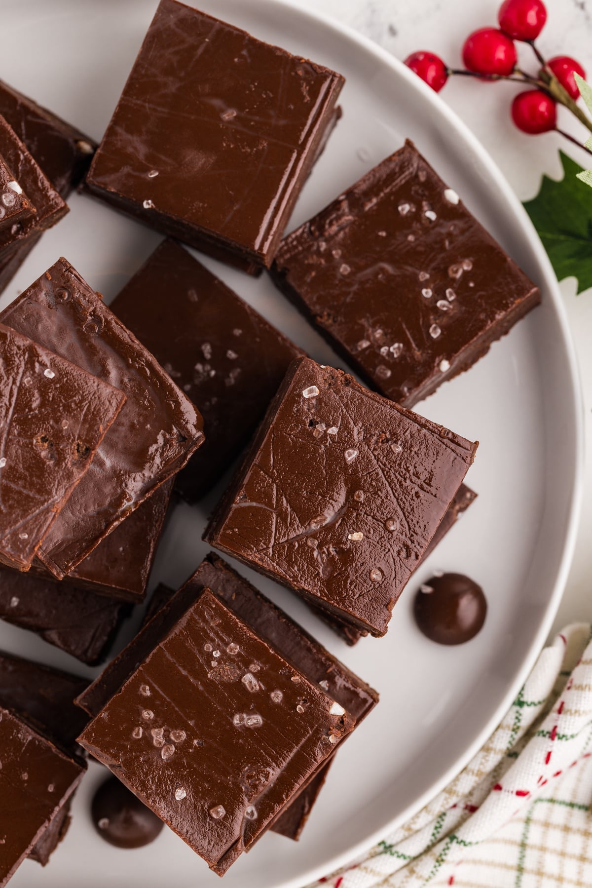 Easy Dark Chocolate Fudge - 5 minute recipe
